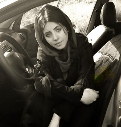 Iran Jails Zombie 'Angelina Jolie' Lookalike For 10 Years, Journalist ...