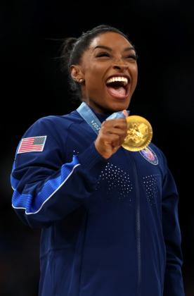 Simone Biles Slams Trump with "I Love My Black Job" Tweet After Winning ...
