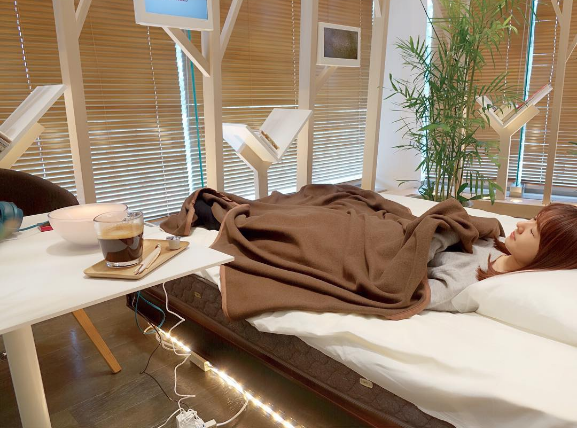 Tired of shopping and need some rest? Welcome to 'Sleep Cafe' in Japan ...