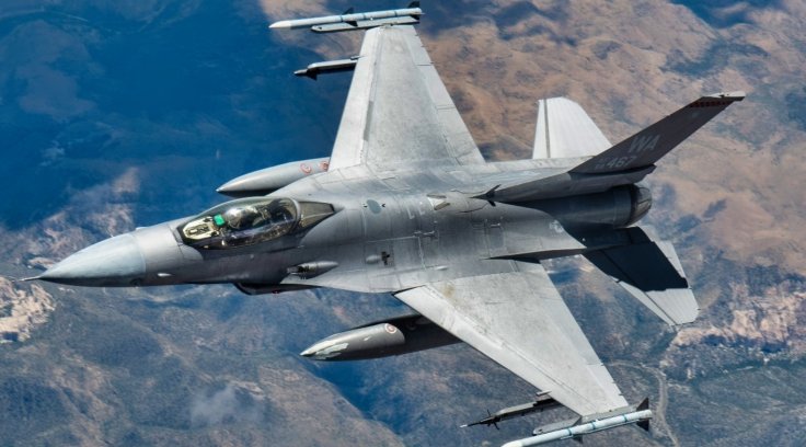 Chilling Video From the Pentagon Captures Moment F-16 Fighter Jet ...